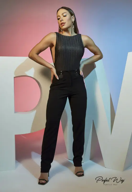 BODY CAVADO COM DECOTE NAS COSTAS PRETO C/ LUREX BRONZE